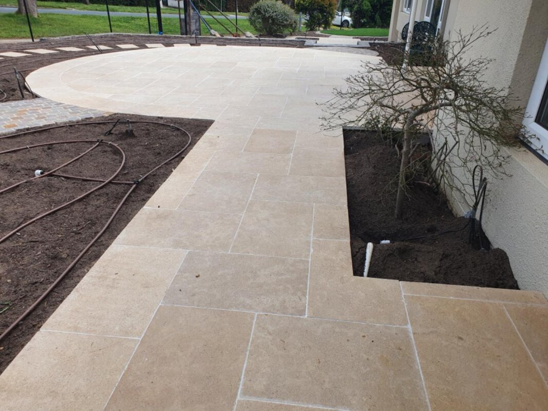 Siena Earth Tumbled & Acid Washed Limestone | BuildMart Australia